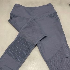 Born Primitive | Pants & Jumpsuits | Born Primitive Peak Leggings ...